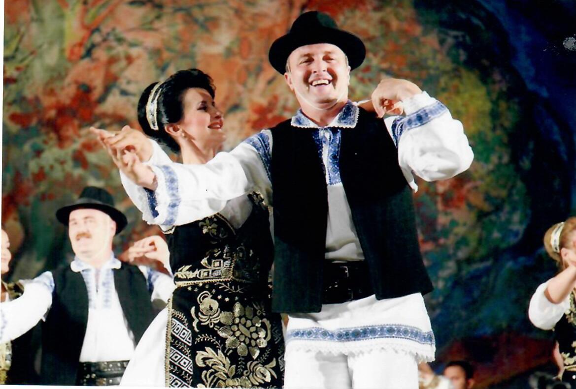 » Dansul tradițional între pasiune, interpretare și performanță